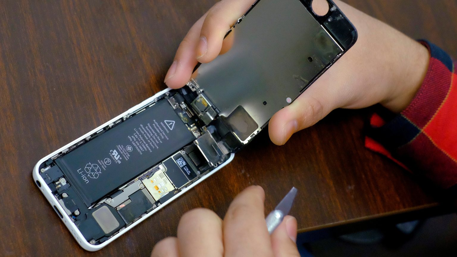 Apple Battery Replacement Toronto | Apple Battery Fix Near Me
